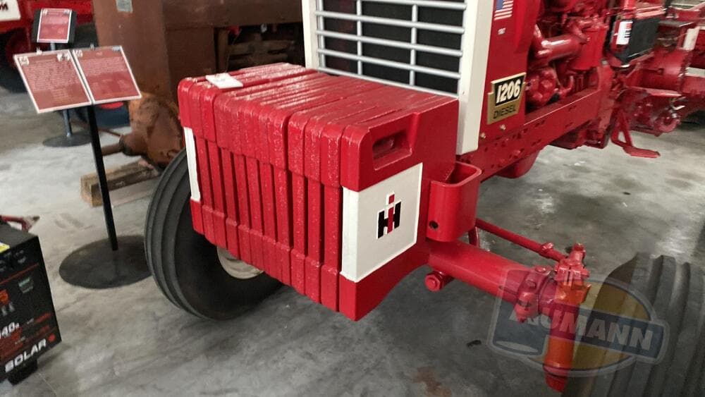 Tractor Zoom - International Harvester 1206