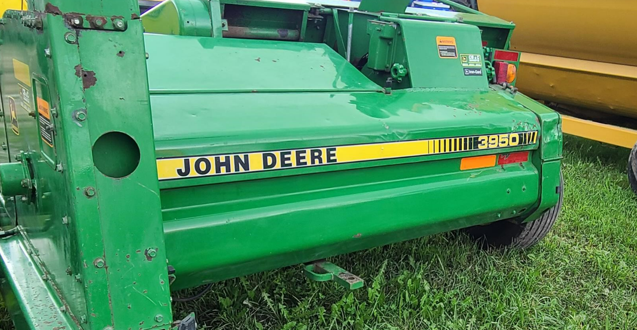 Tractor Zoom - John Deere 3950