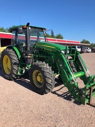 Tractor Zoom - 2020 John Deere 6105E