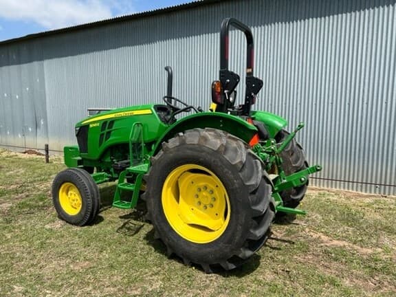 Tractor Zoom - 2020 John Deere 5045E