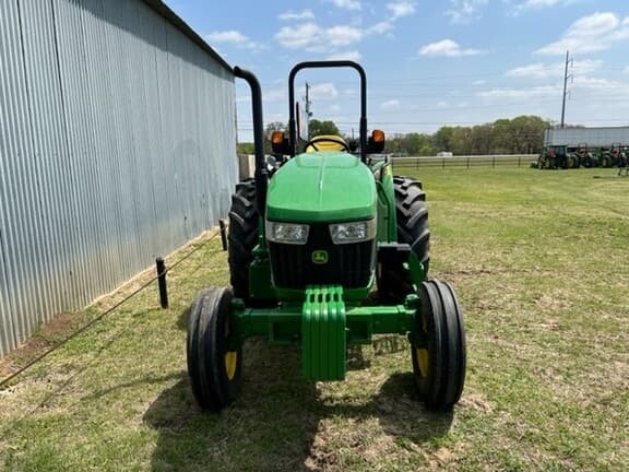 Tractor Zoom - 2020 John Deere 5045E