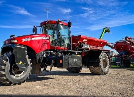 Tractor Zoom - 2010 Case IH Titan 3520