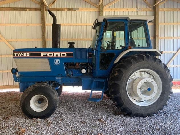 Tractor Zoom - 1988 Ford TW-25