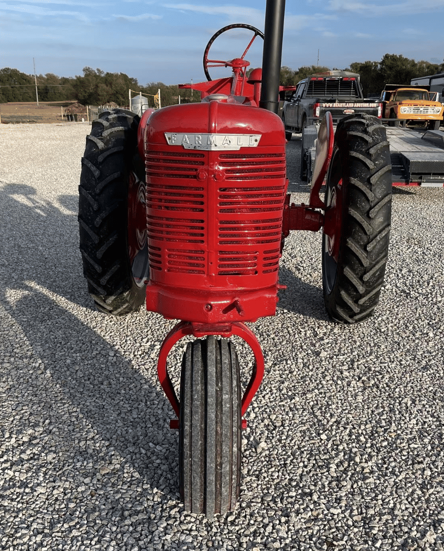 Tractor Zoom - 1939 Farmall H