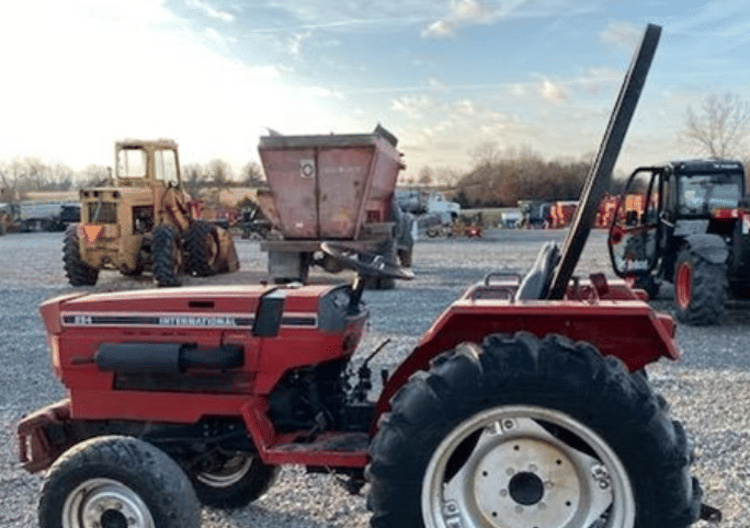 Tractor Zoom - International Harvester 254