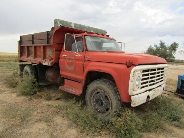 Tractor Zoom - 1973 Ford F-750