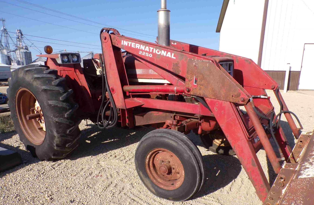 Tractor Zoom - International Harvester 574