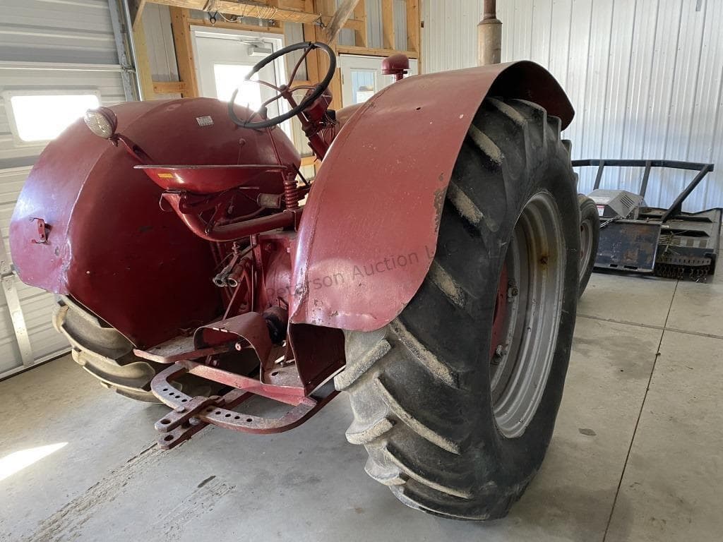 Tractor Zoom - McCormick-Deering Super WD-9