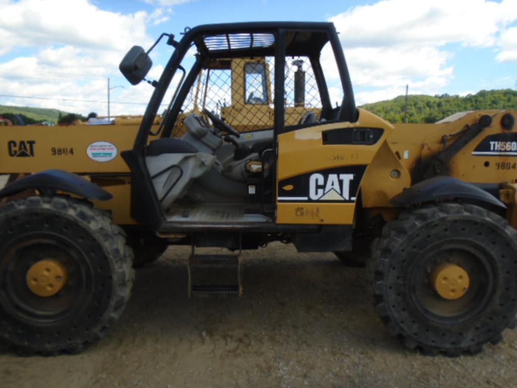 Tractor Zoom - 2005 Caterpillar TH560B
