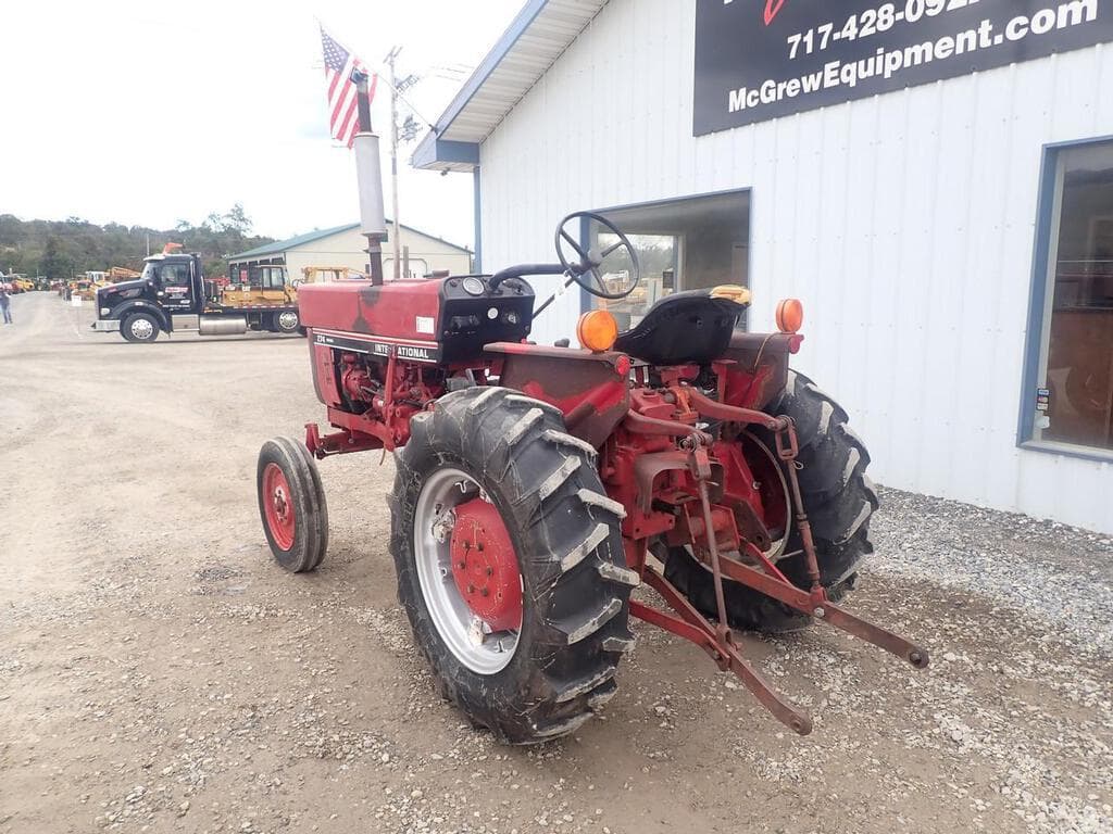 Tractor Zoom - International Harvester 274