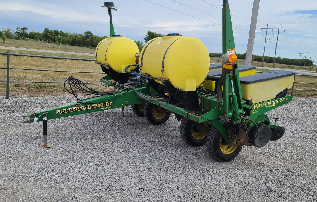 Tractor Zoom - John Deere 1750