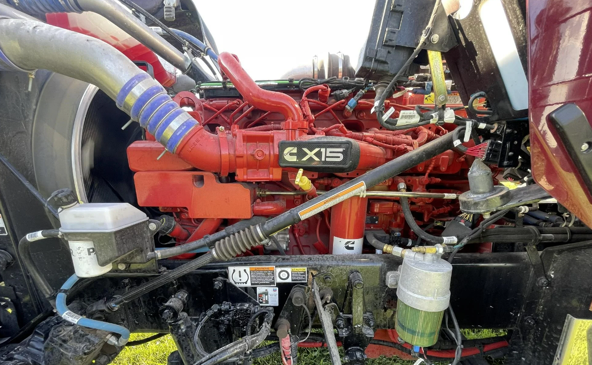 Tractor Zoom - 2023 Kenworth W900