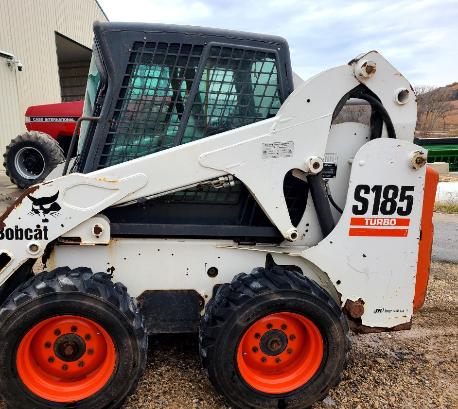 Tractor Zoom - Bobcat S185
