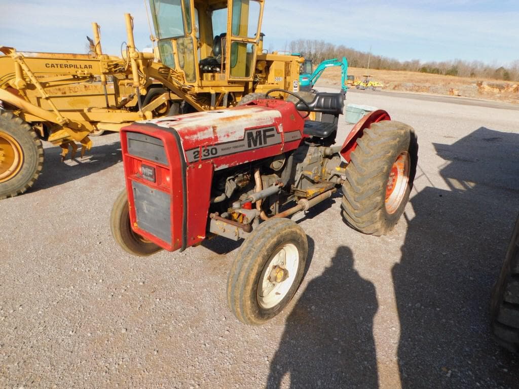 Tractor Zoom - Massey Ferguson 230