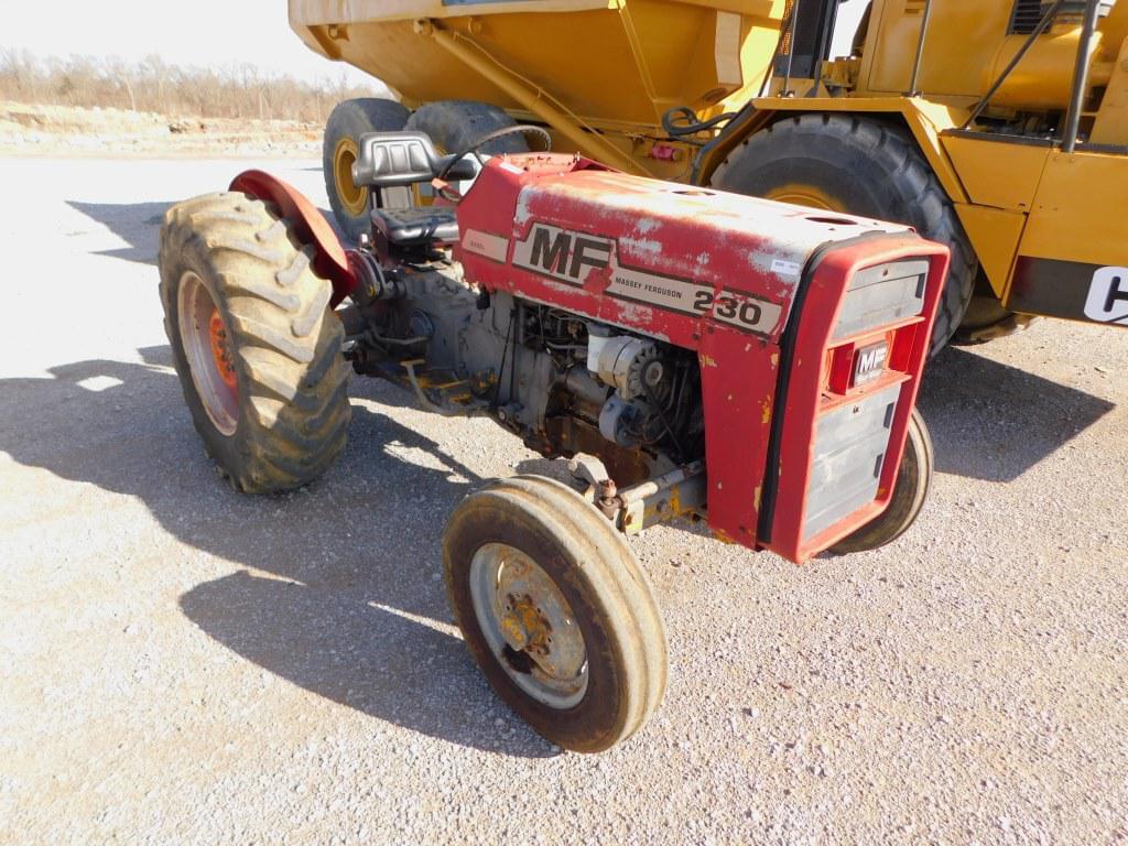 Tractor Zoom - Massey Ferguson 230