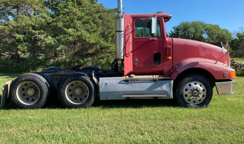 Tractor Zoom - 1990 International 9400