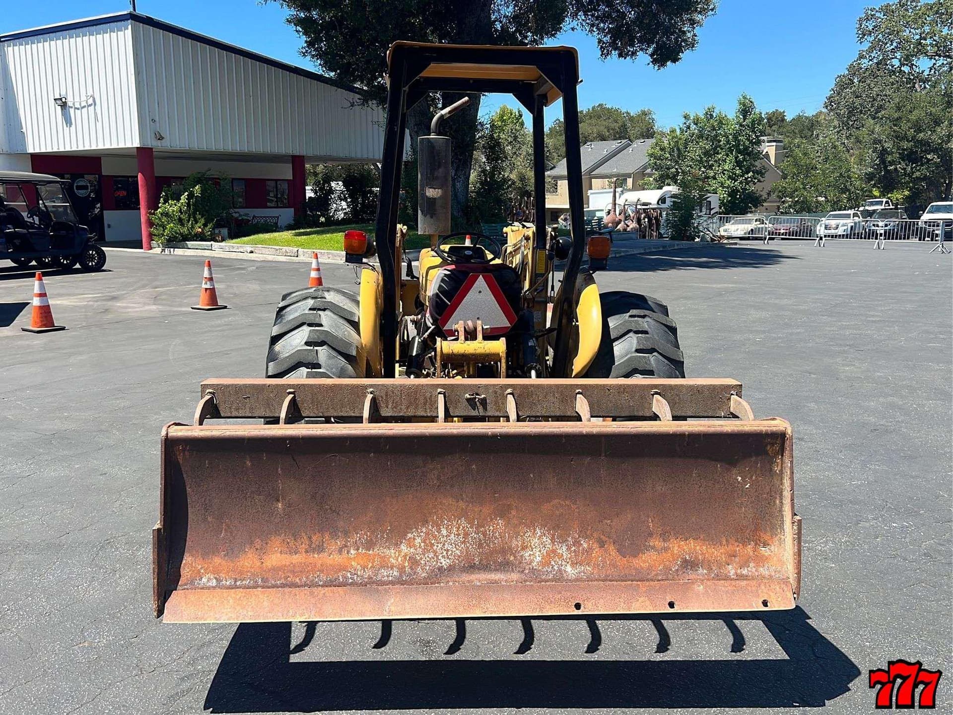 Tractor Zoom - Ford 445D