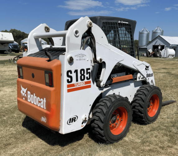 Tractor Zoom - Bobcat S185