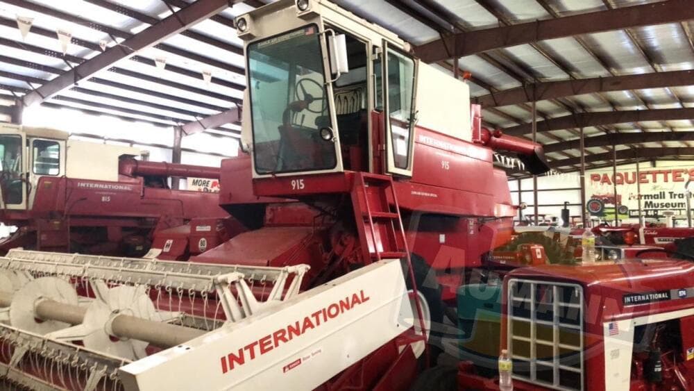 Tractor Zoom - International Harvester 915