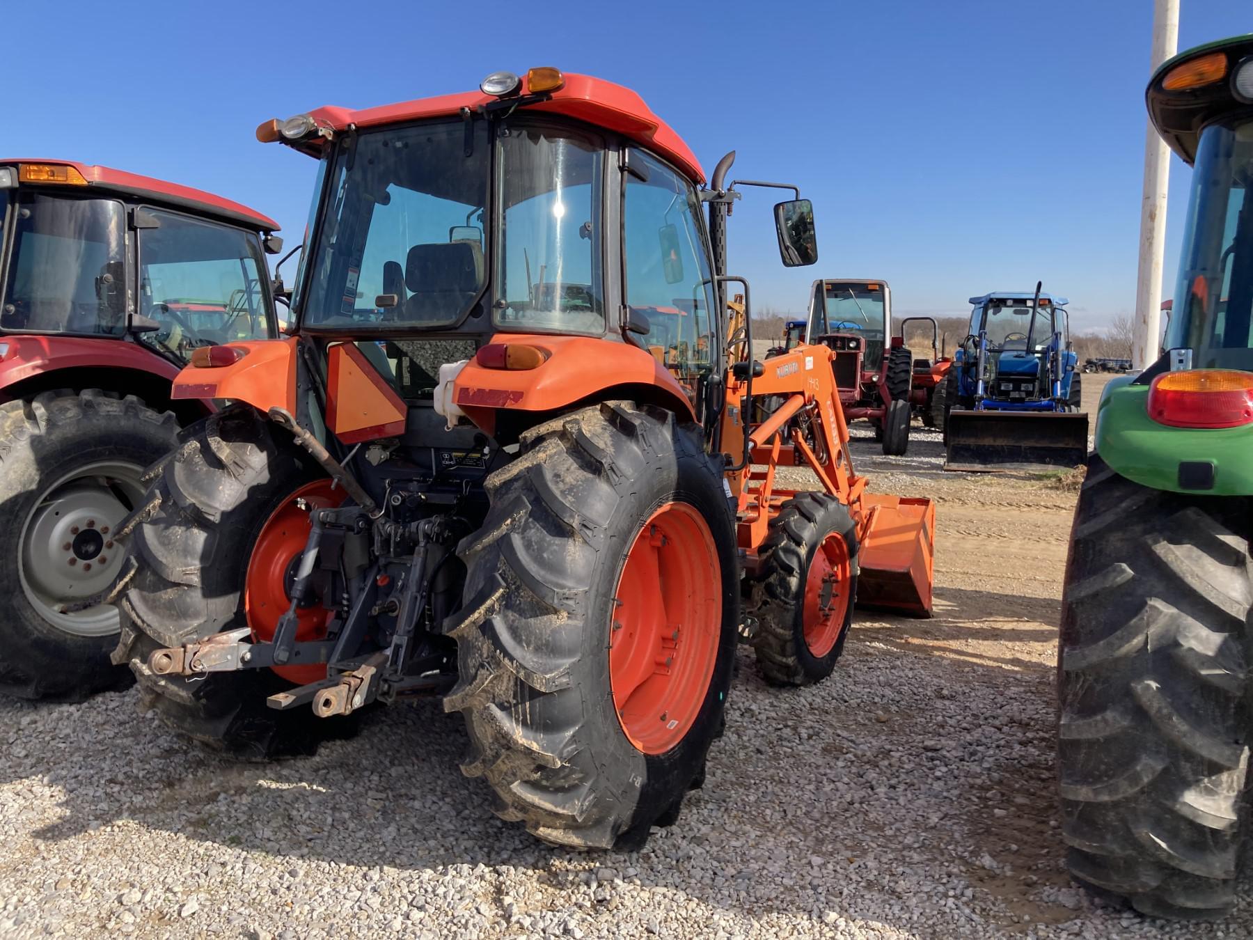 Tractor Zoom - Kubota M7040