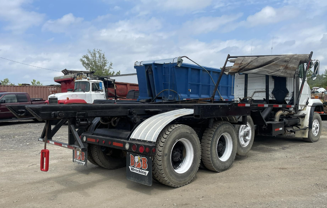 Tractor Zoom - 1992 Freightliner 108SD