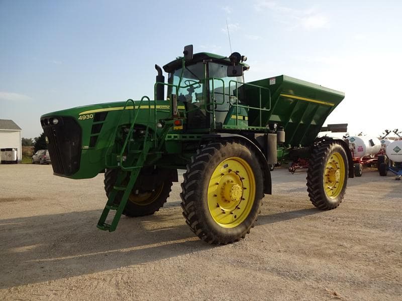 Tractor Zoom - 2009 John Deere 4930