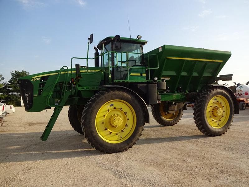 Tractor Zoom - 2009 John Deere 4930