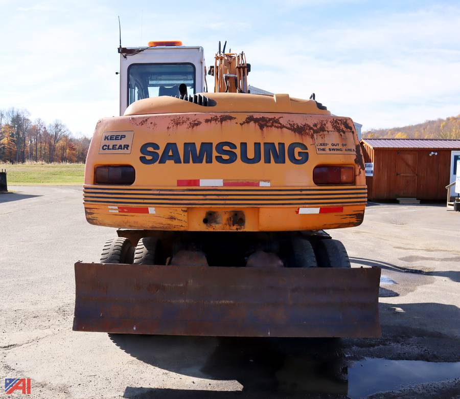 Tractor Zoom - 1997 Samsung SE130W2