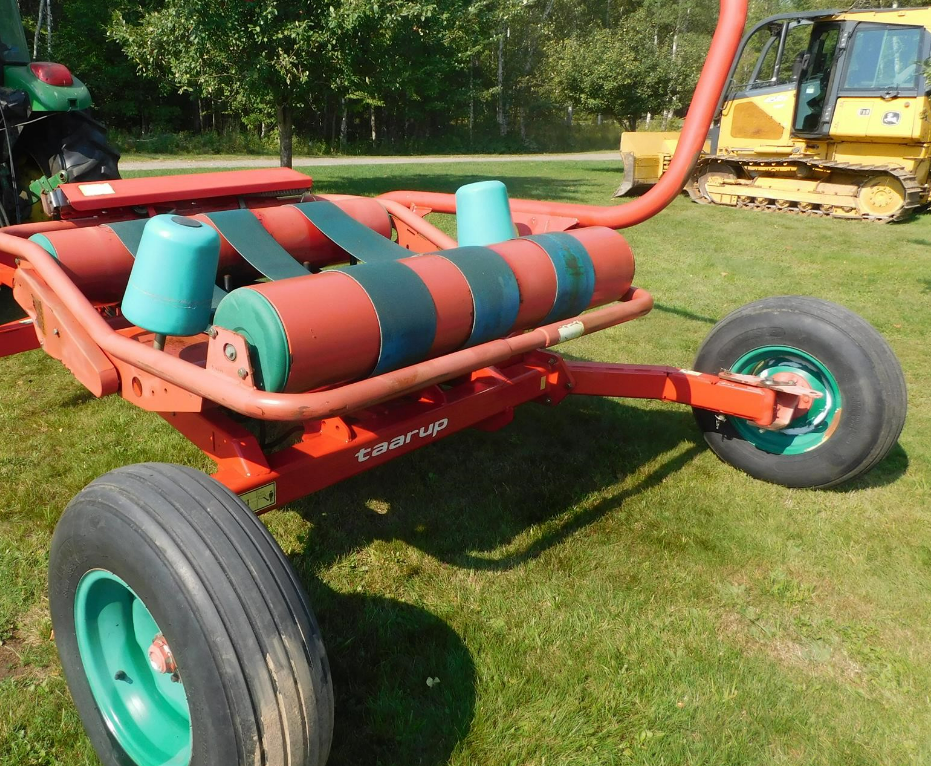 Tractor Zoom - Kverneland Taarup 7420