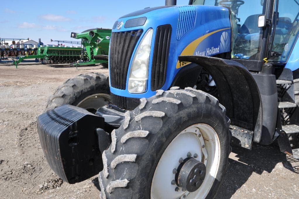 Tractor Zoom - 2009 New Holland T8010