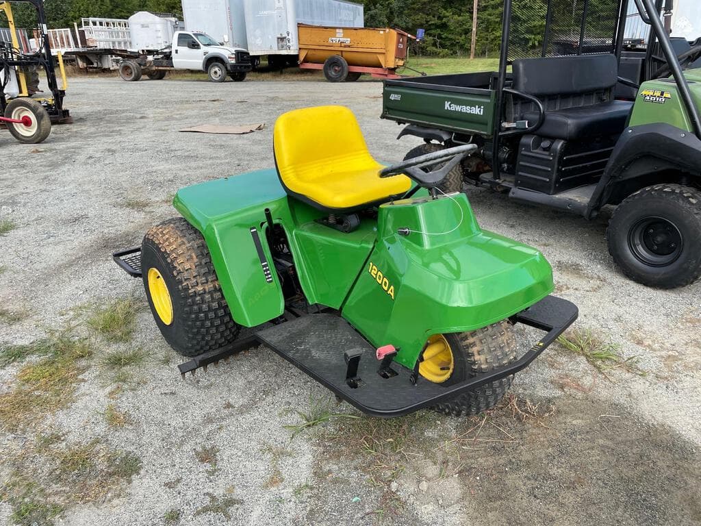 Tractor Zoom - John Deere 1200A