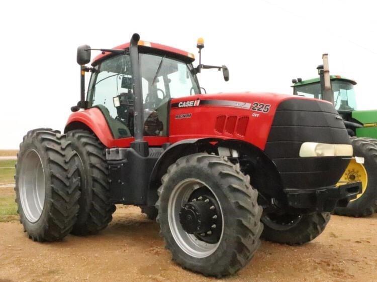 Tractor Zoom - 2014 Case IH Magnum 225