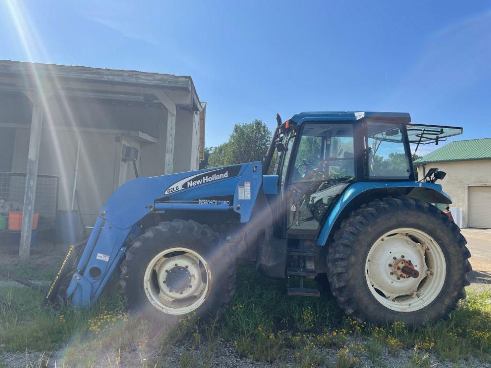 Tractor Zoom - 1999 Ford-New Holland 8160