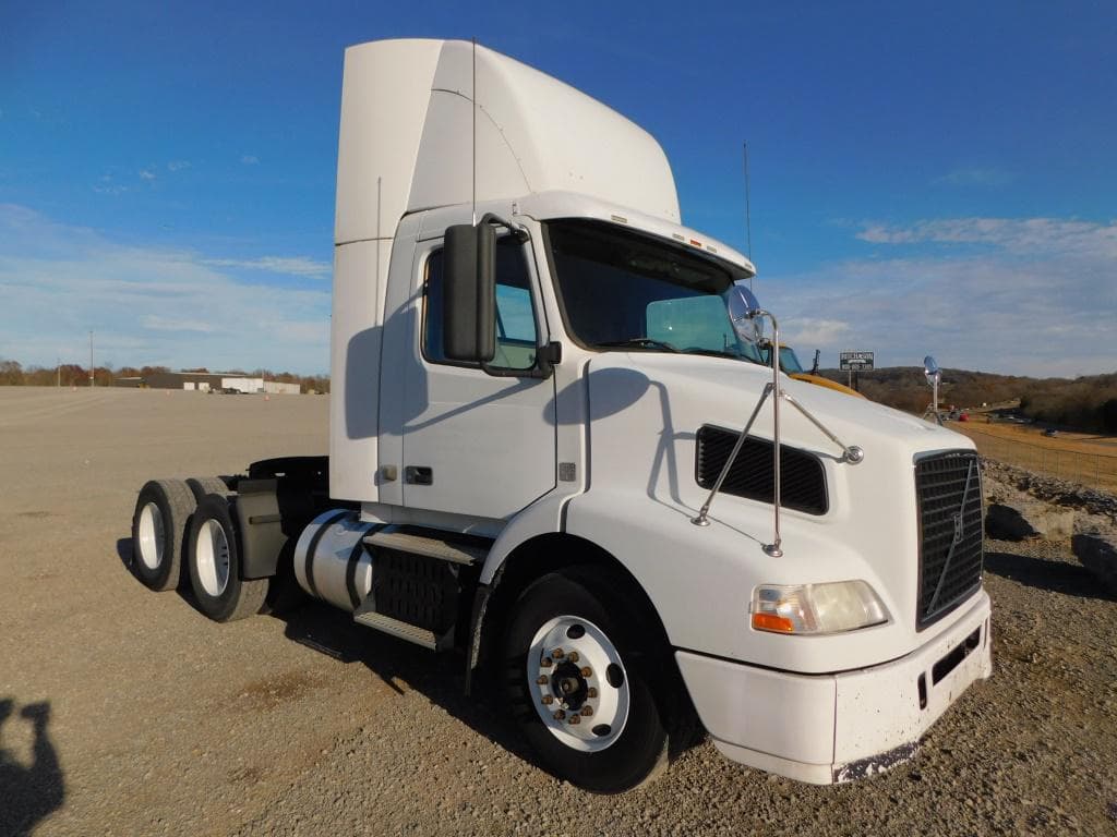 Tractor Zoom - 2012 Volvo D13