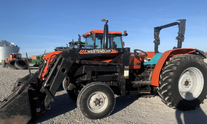 Tractor Zoom - AGCO Allis 5670
