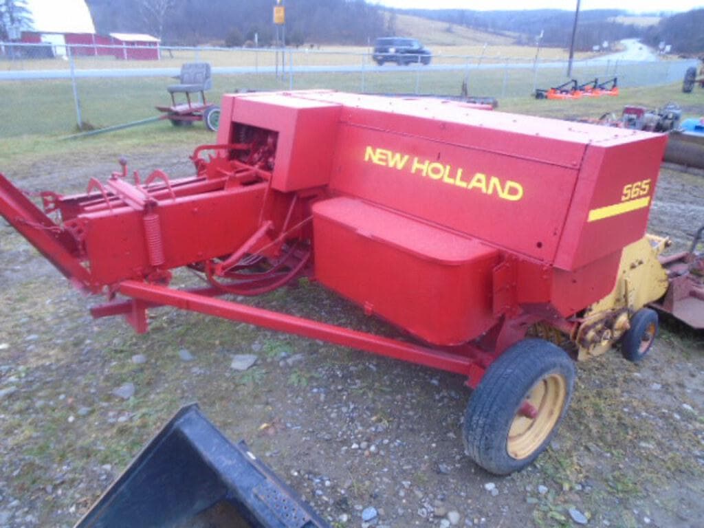 Tractor Zoom - New Holland 565