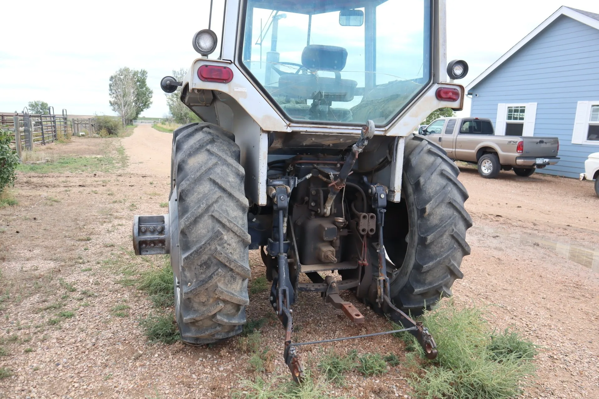 Tractor Zoom - 1974 White 2-85