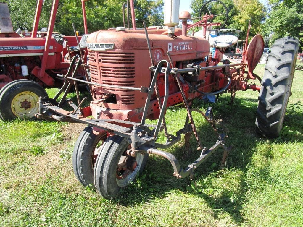 Tractor Zoom - 1939 Farmall H