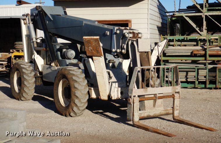Tractor Zoom - 2005 Terex TH1056C