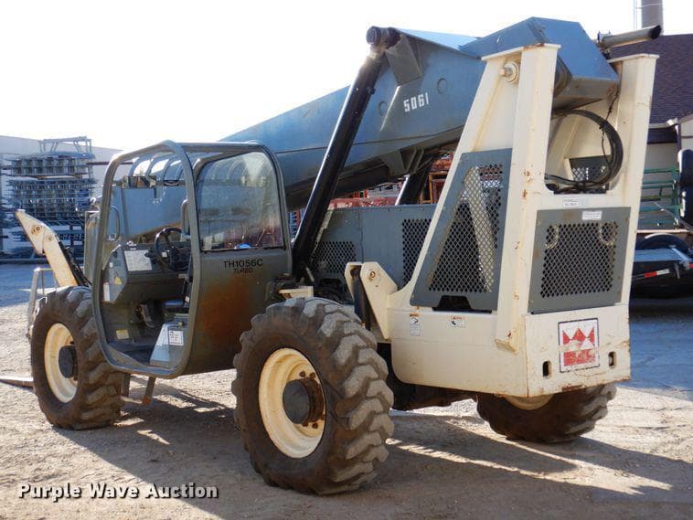 Tractor Zoom - 2005 Terex TH1056C