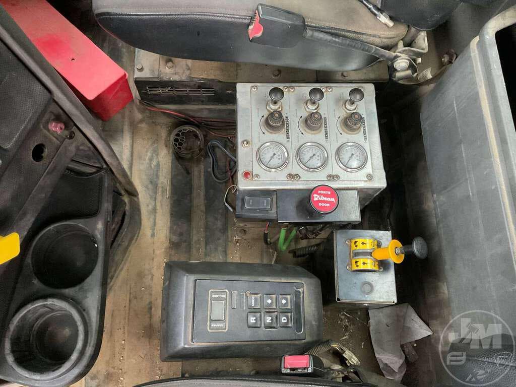 Tractor Zoom - 2016 Caterpillar CF7AA